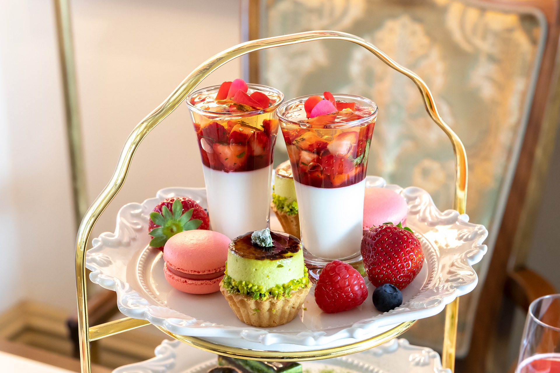 神戸旧居留地の異人館で愉しむ、春めく苺のアフタヌーンティー。/ TOOTH TOOTH maison 15th - TOOTH TOOTH ...